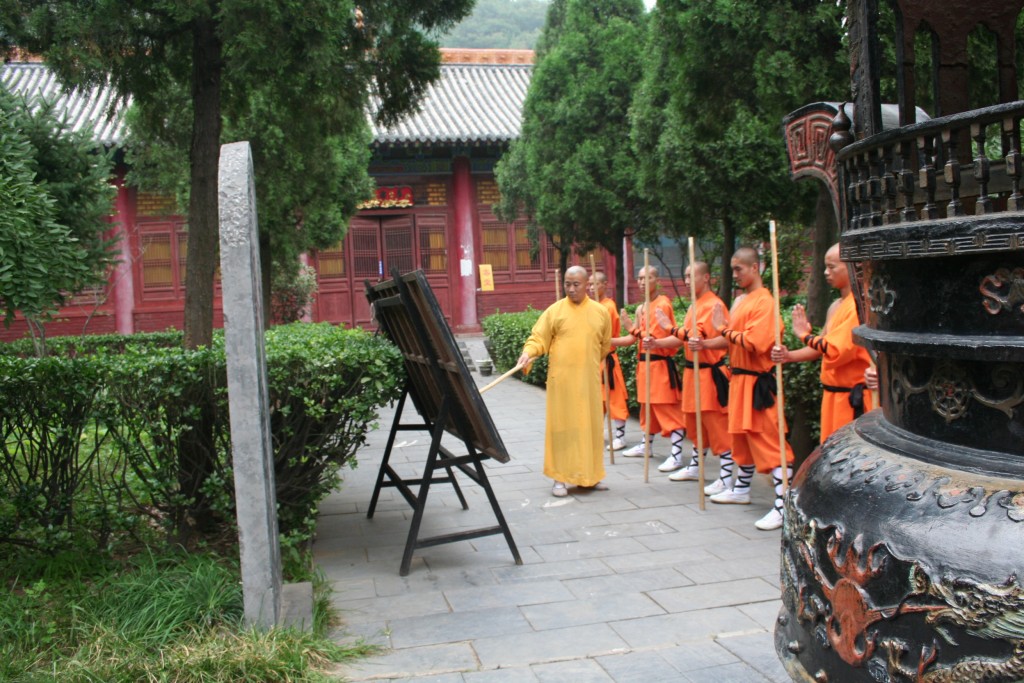 Shaolin Yin Shou Gun – Le baton « Yin » de Shaolin 少林阴手棍 | Shaolin Nantes